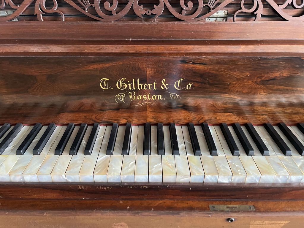 T. Gilbert & Co.古董方形钢琴 – mousai17